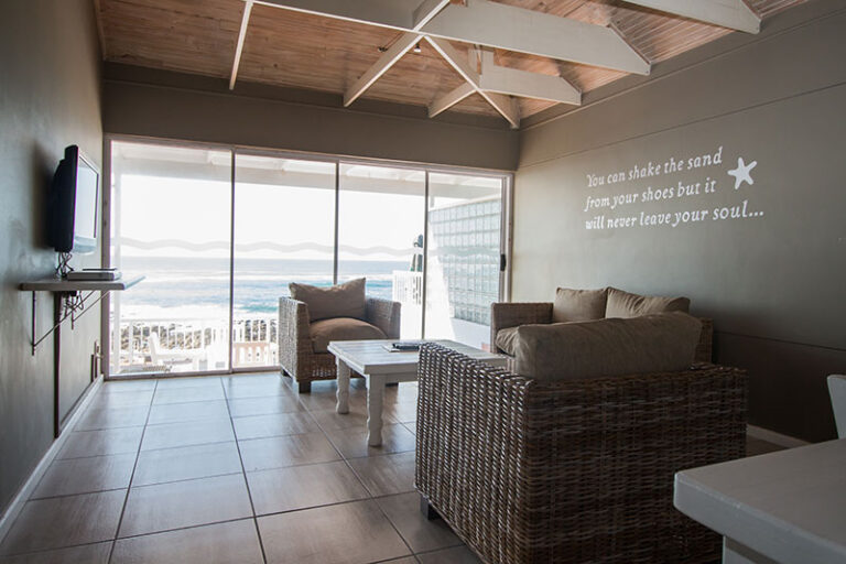 ROOMS – Point Village Hotel